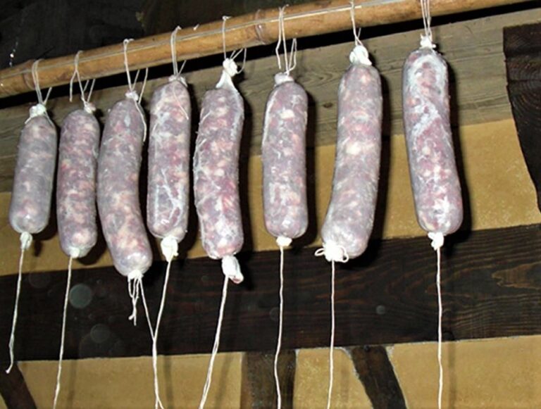 Le secret de fabrication du saucisson traditionnel français